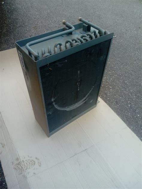 Hladilnik Za Teko Ine Z Ventilatorjem