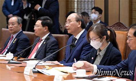 응우옌 쑤언 푹 베트남 국가주석이 6일 오전 국회를 방 오마이포토