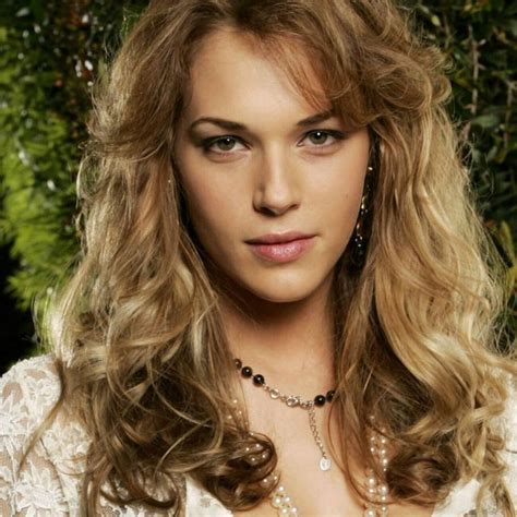 1080x1080 Amanda Righetti Blonde Face 1080x1080 Resolution Wallpaper