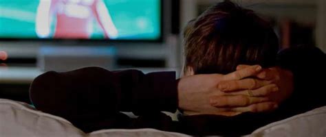 Las razones por las que no se debería prejuzgar a los hombres que ven pornografía Hombre