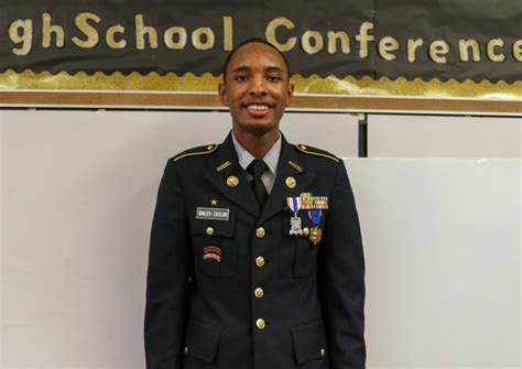 Recognized As A Hero Army Jrotc Cadet Presented With Medal Of Heroism Us Army Jrotc