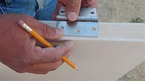 Como Poner Las Bisagras En Una Puerta De Madera Fácil Y Rápido 🔨 Youtube
