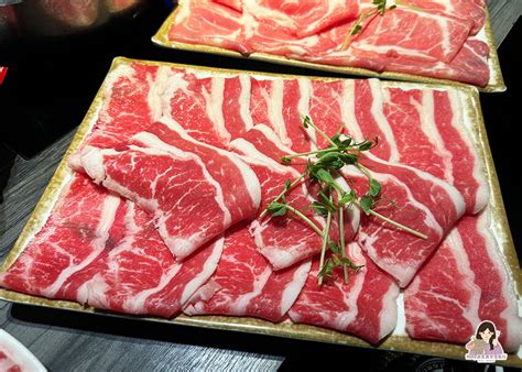 【晴光商圈美食】好食多涮涮屋 雙城店附菜單，大塊肉片、海鮮新鮮、湯底豐富多樣選擇，可愛的熊熊泡澡絕對預定超好拍 捷運民權西路站｜ruby說美食