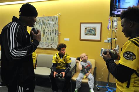 Moving Others To Smile Us Army All American Bowl Brings Joy To The