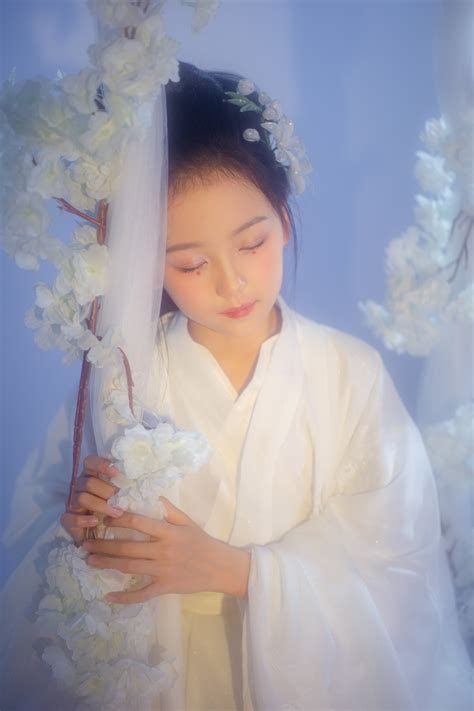 艺图语 2022 03 28 玉簪花 倩倩 微图坊