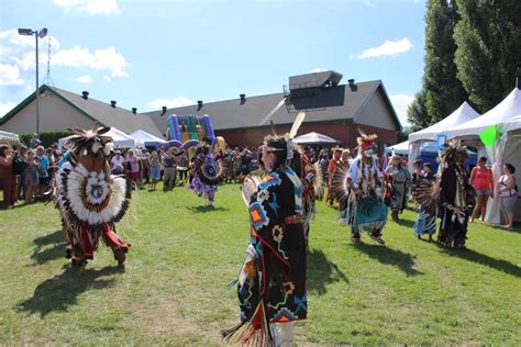 Près De 1000 Personnes Au Pow Wow De Wôlinak Le Courrier Sud