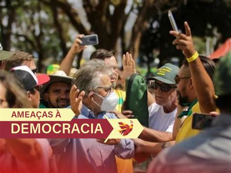 Bolsonaristas tentam invadir Ministério da Saúde em Brasília