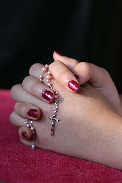 Praying Hands With Rosary Wallpaper