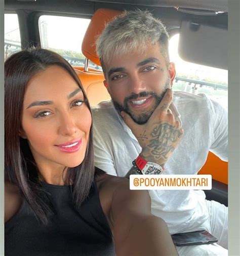 ماجرای ازدواج پویان مختاری و صدف طاهریان Mirror Selfie Selfie Scenes