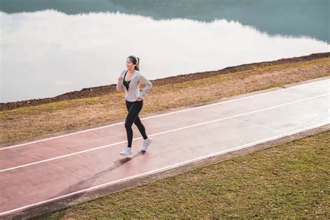 11 Aerobic Exercise Examples To Get You Moving