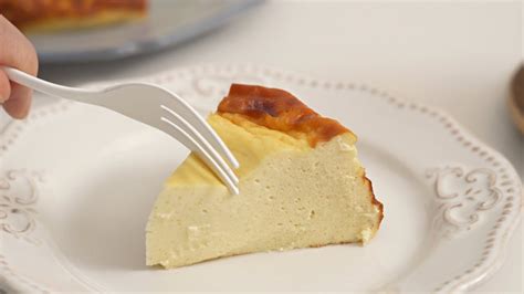 단 4가지 재료 1분 반죽 세상에서 제일 쉬운 절대 살 안찌는 케이크‼️ Youtube