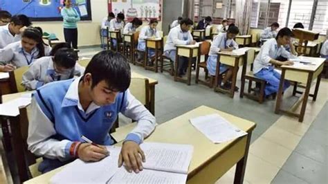 Vastu Tips For Exam परिक्षेत अपेक्षित यश मिळत नाही या वास्तू टिप्स
