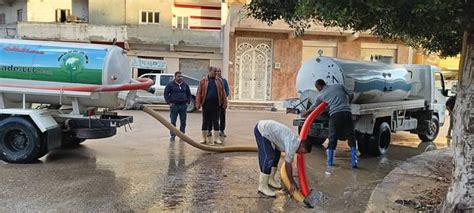 سحب تراكمات مياه الأمطار من شوارع وميادين البحيرة صور بوابة الأهرام