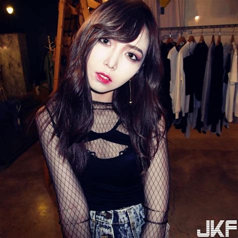 中坜服饰甜心 Verna Lin 这也太可爱了吧 都想去找他买衣服了 宅男番号吧