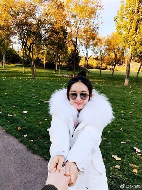 冯绍峰官宣妻子怀孕，赵丽颖再次打脸，背后到底有什么隐情？