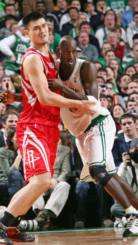 面对对手的恶意挑衅！看看姚明、易建联大哥们的回应！腾讯新闻