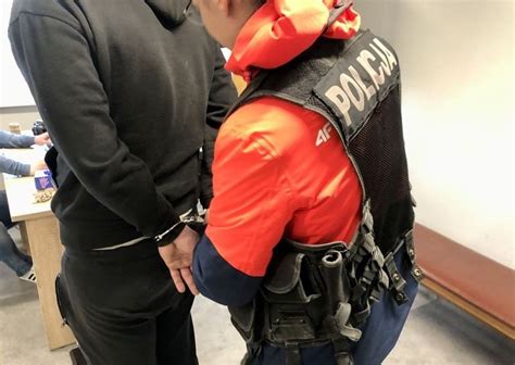Kryzysowy Złodziej Oleju Policjanci Z Potęgowa Zatrzymali Podejrzanego