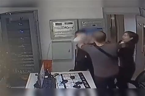 员工被冤枉与领导起争执遭扇脸：公司给自己换个项目工作