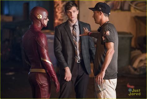 Full Sized Photo Of The Flash Cisco Breacher Gypsy Dynamic Stills 14