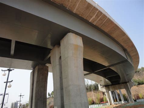 宝鸡石鼓园跨线箱式钢匝道引桥 桥梁结构 陕西以琳建设工程有限公司