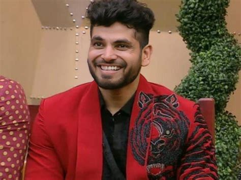 Viral Pic Shows Priyanka As Bigg Boss 16 Winner Shiv As Runner Up