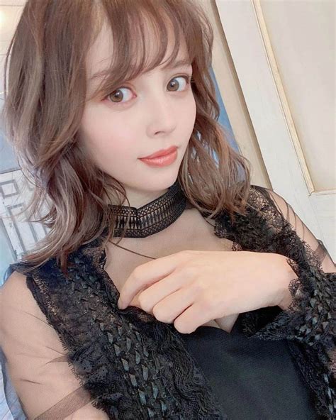 日本混血模特加藤娜娜，白皙皮膚，可愛動人，無辜眼神，惹人憐愛