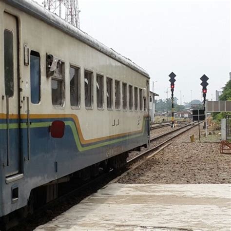 Gambar Stasiun Kereta Api Kartun Hitam Putih Stasiun Kereta Api