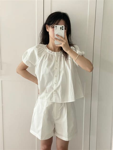 화이트 블라우스 코디 추천 With Weather 웨더 도매택 모네 셔링 블라우스 네이버 블로그