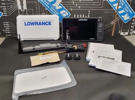 New-Lowrance HDS-9 Live with Active Imaging 3-in-1 C Map Touchscreen at ...