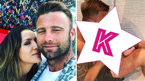 Artur Boruc Pod Prysznicem Z Małym Noah Kozaczek