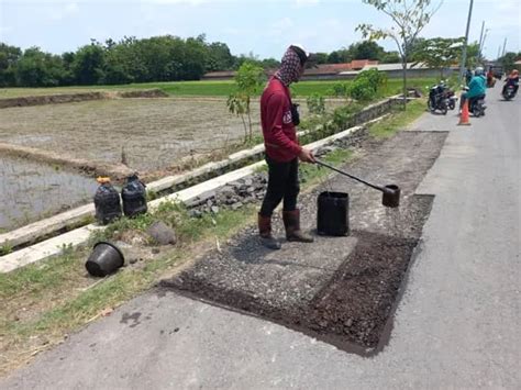 Rusak Parah Ruas Jalan Gedaren Manjungan Ngawen Klaten Akhirnya