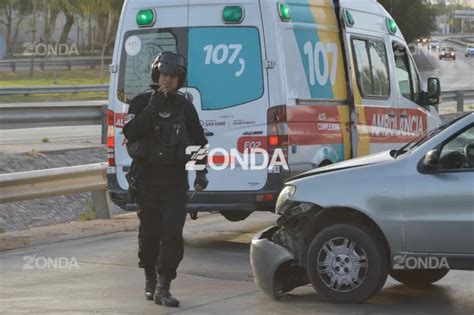 Tras un violento choque en plena Circunvalación tres personas resultan