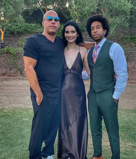 La Fille De Paul Walker Prend Une Douche Froide Et Montre Sa Taille