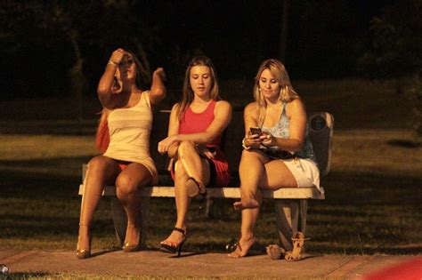 Ops Após balada Andressa Urach acaba mostrando demais Quem QUEM News