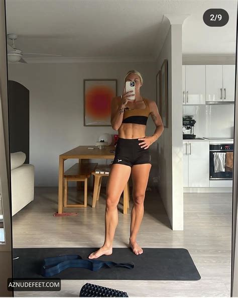 Elizabeth Clay Feet Aznudefeet