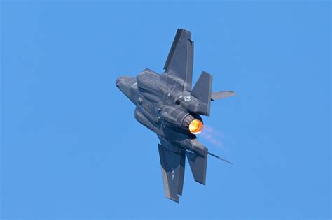 애프터 버너와 차례로 전투 항공기에 구름에 대한 스톡 사진 및 기타 이미지 구름 군사 군용 항공기 Istock