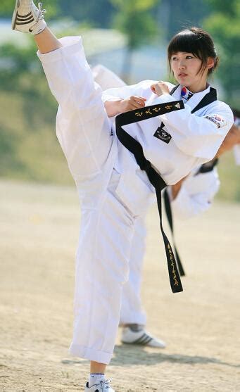 美艷韓國女兵最全圖集 每日頭條