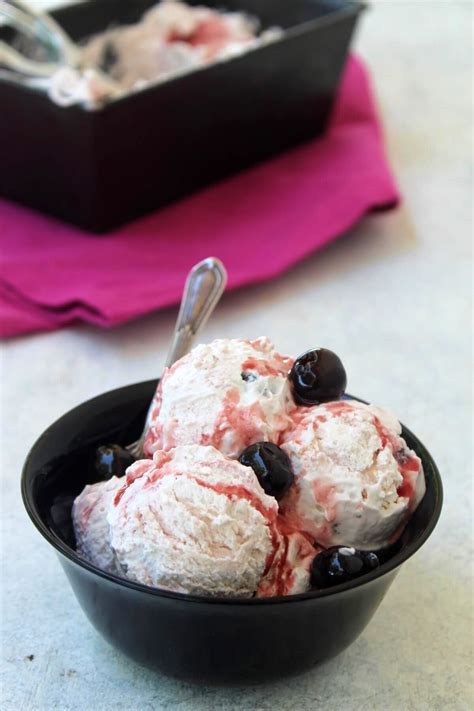 Gelato Variegato All Amarena SENZA GELATIERA E SENZA UOVA Cibo Che