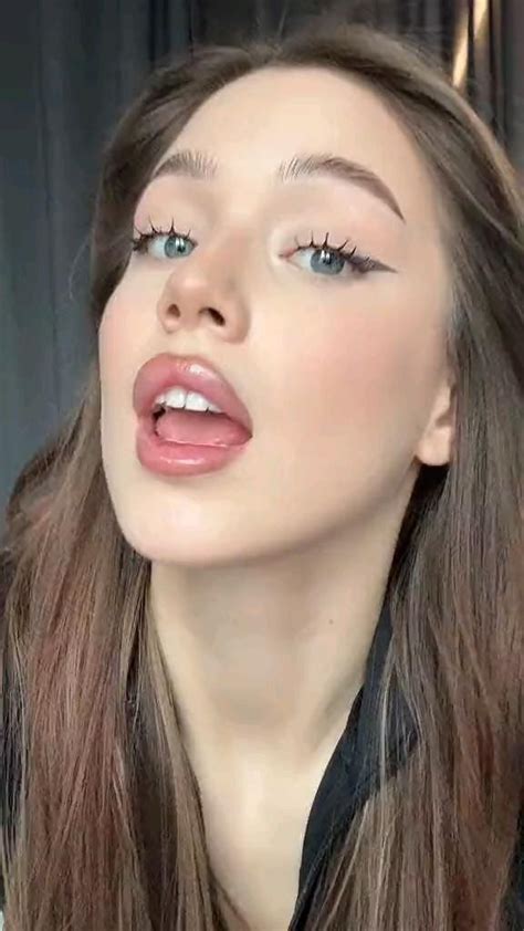 Пин от пользователя Glucl Hgfd на доске Quick Saves Танцующая девушка Темно зеленые глаза