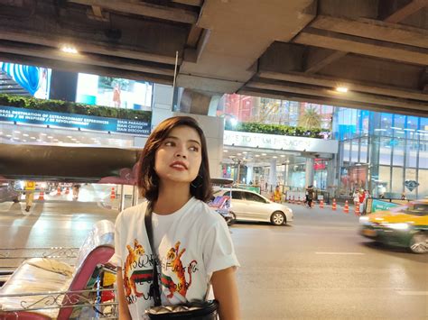 Review รวว OPPO R17 Pro ถายคนกแจม ถายกลางคนกสวย ดวยกลอง 3 ตว แถมชารจแบตไวทสดใน