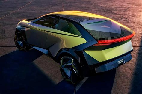 В Токио представили футуристичный электрический концепт Nissan Hyper Urban