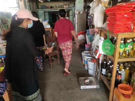 ဒိုက်ဦးမြို့နယ် စားသုံးသူရေးရာဦးစီးဌာနမှ ကုန်မျိုးစုံရောင်းချနေသောဆိုင