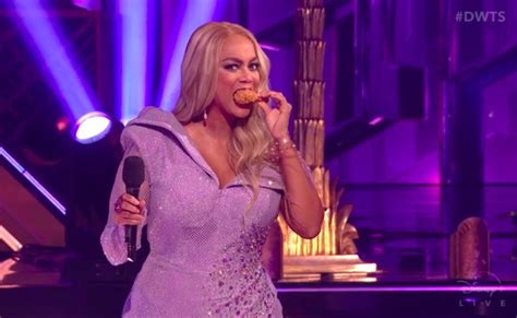 Dwts Fans Grossed Out After Host Tyra Banks Chows Down On Fried