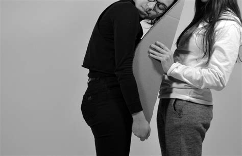 Lauren Lees Warm Wall Alleviates Womens Menstrual Cramps