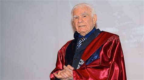 Yüzyılın cerrahı Prof Dr Gazi Yaşargil 95 yaşında Eğitim Ajansı