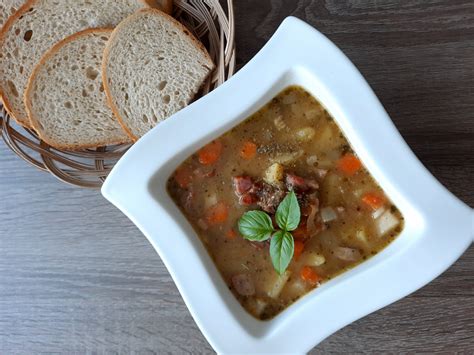 Grochówka rozgrzewająca i aromatyczna zupa przepis PrzyslijPrzepis pl