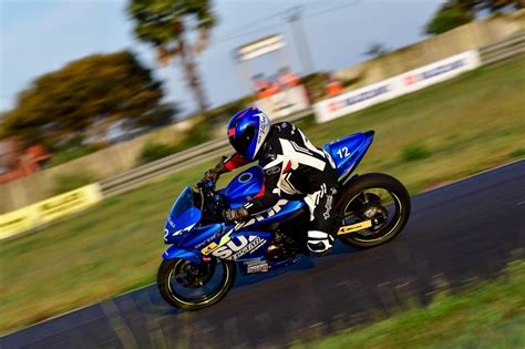 Спортбайк Suzuki Gixxer SF250 MotoGP Edition / Suzuki / БайкПост