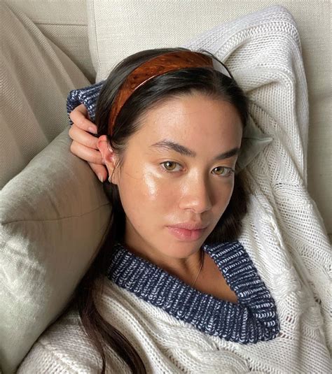The 15 Best Moisturizers For Acne Prone Skin Who What Wear