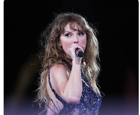 여전히 곱슬인 테일러 스위프트  인스티즈 Instiz 이슈 카테고리