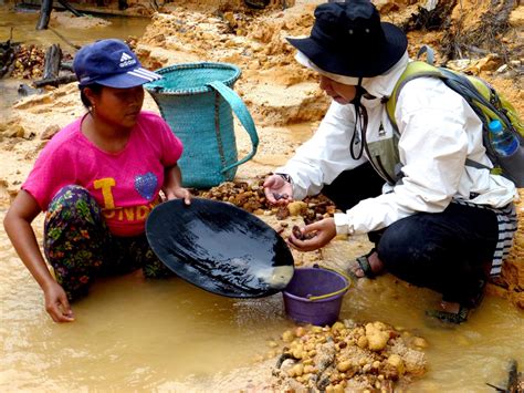 Empowering Women Gold Miners In Indonesia The Women In Mining And Energy Initiative Pure Earth